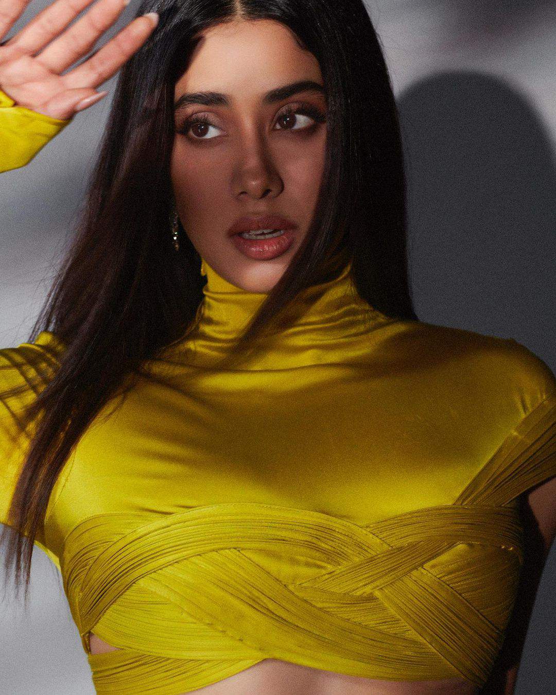 जाह्नवी कपूर Photos & Images # 9066 - Filmibeat Hindi