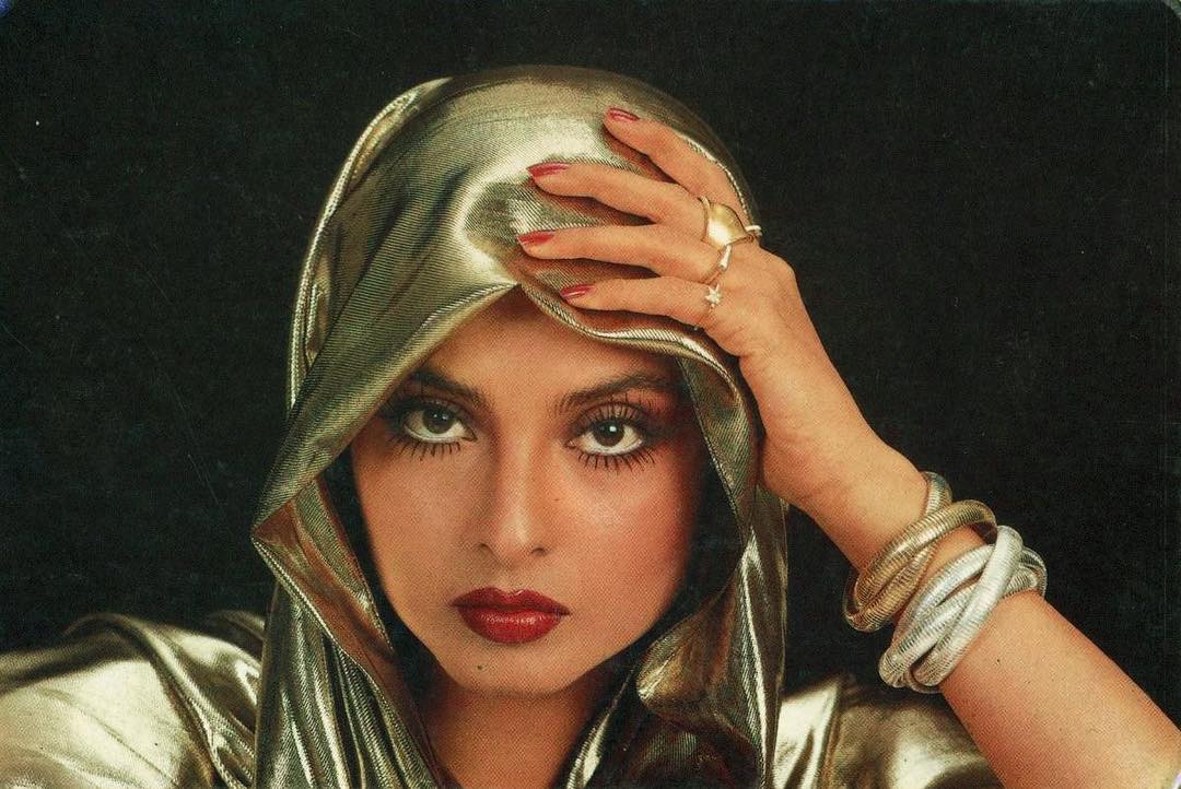 रेखा Photos & Images # 2661 - Filmibeat Hindi