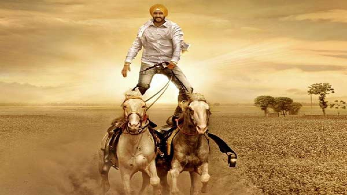 Ajay Devgan's new stunt on horses in Son of Sardaar, दो घोड़ों पर एक ...