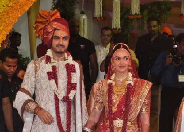 Esha Deol ties knot with Bharat Takhtani, see latest pictures, देखें ...