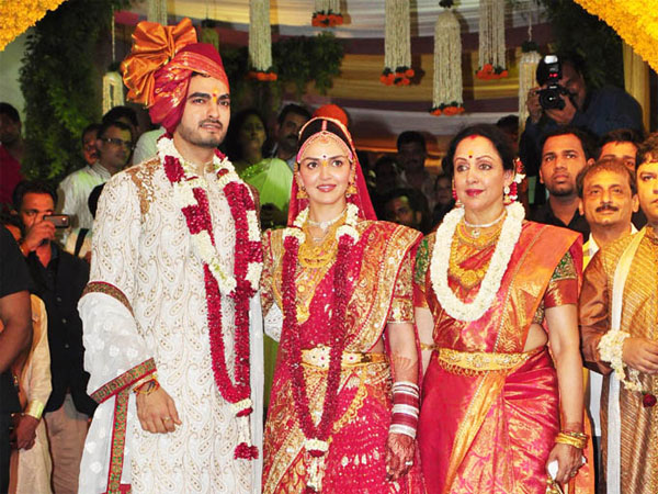 Esha Deol married to Bharat Takhtani in Iskcon Temple, Mumbai, ईशा ने ...