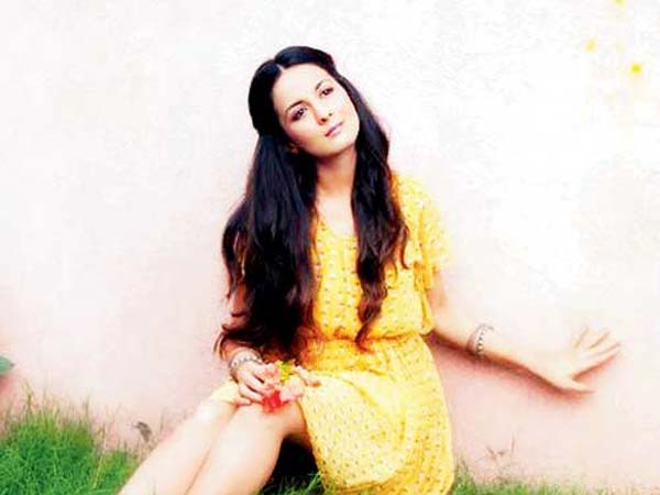 Pooja Ruparel from Shahrukh Khan DDLJ to grown up a model - Hindi Filmibeat