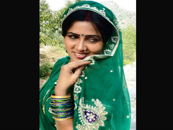Bhojpuri actress Sonia Mishra loves performing character roles - Hindi ...