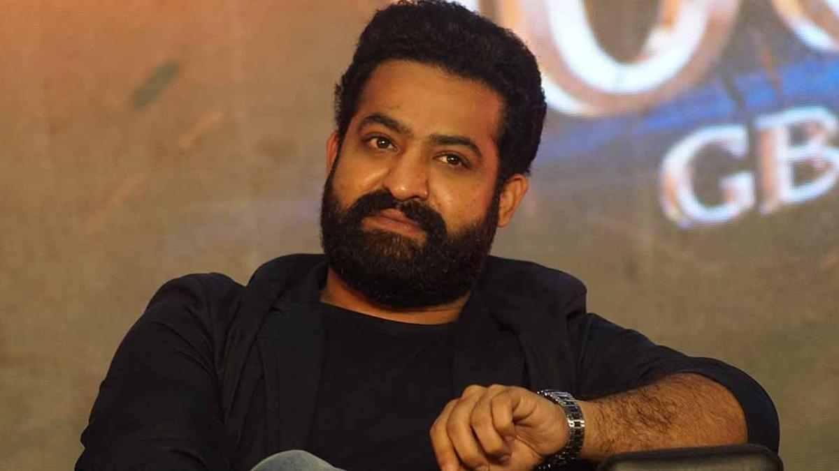 Jr NTR के जन्मदिन पर फैंस ने दी बकरियों की बलि और पोस्टर पर बहाए खून, 9 ...