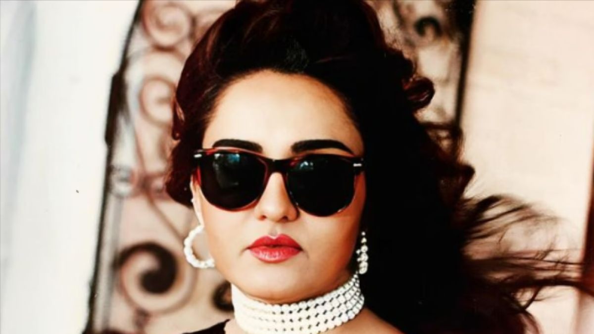 Reena roy daughter sanam khan looks beautiful and glamorous pictures ...