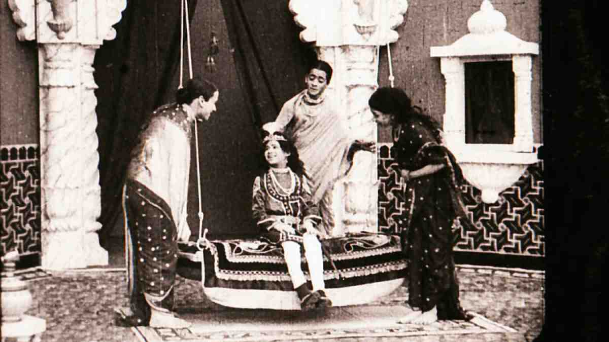 110 years of Indian Cinema: कर्ज लेकर बनी थी भारत की पहली फिल्म 'राजा ...