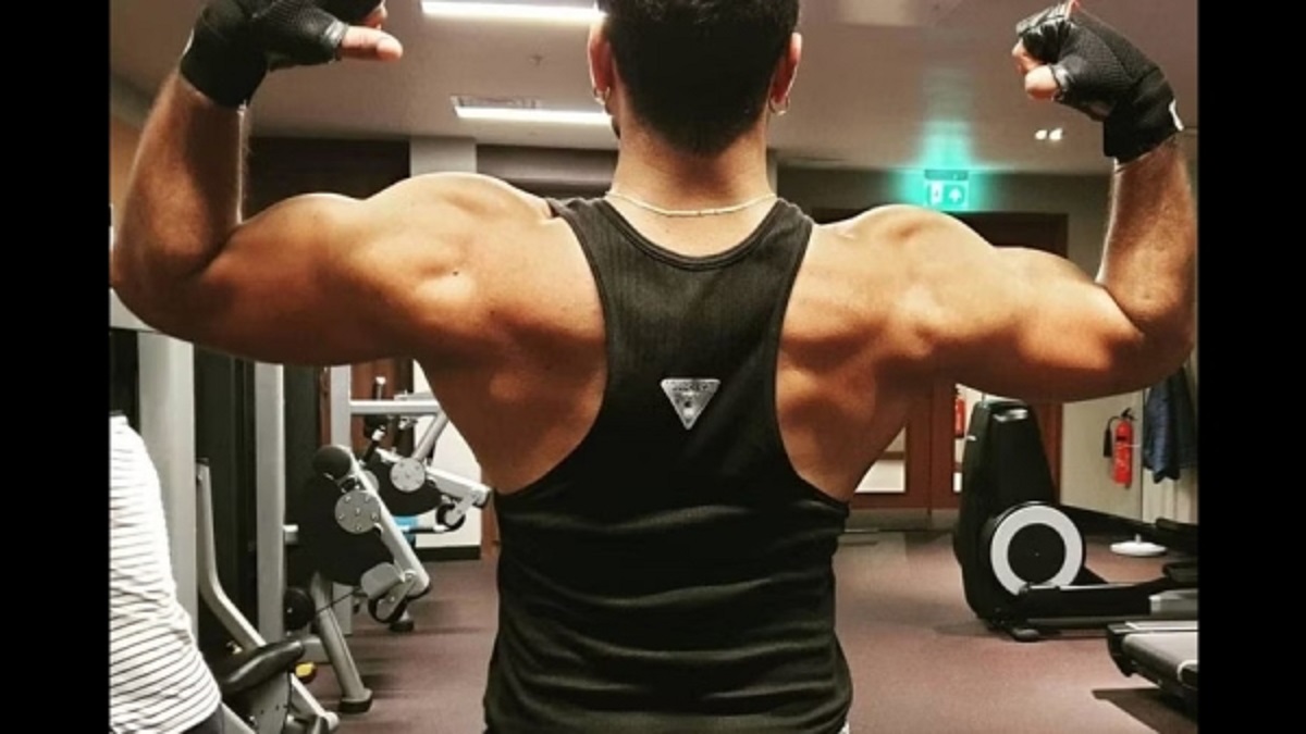 Khesari lal yadav struggle in his career and after that he married with ...