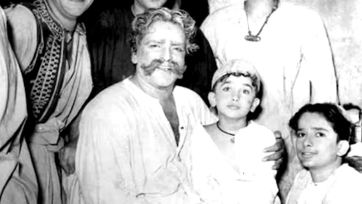 Raj kapoor childhood picture love affair with nargis after breakup he ...