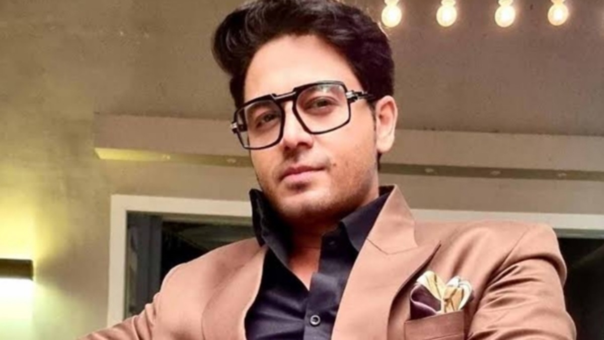 Anupamaa fame anuj kapadia aka gaurav Khanna worked in it company see ...